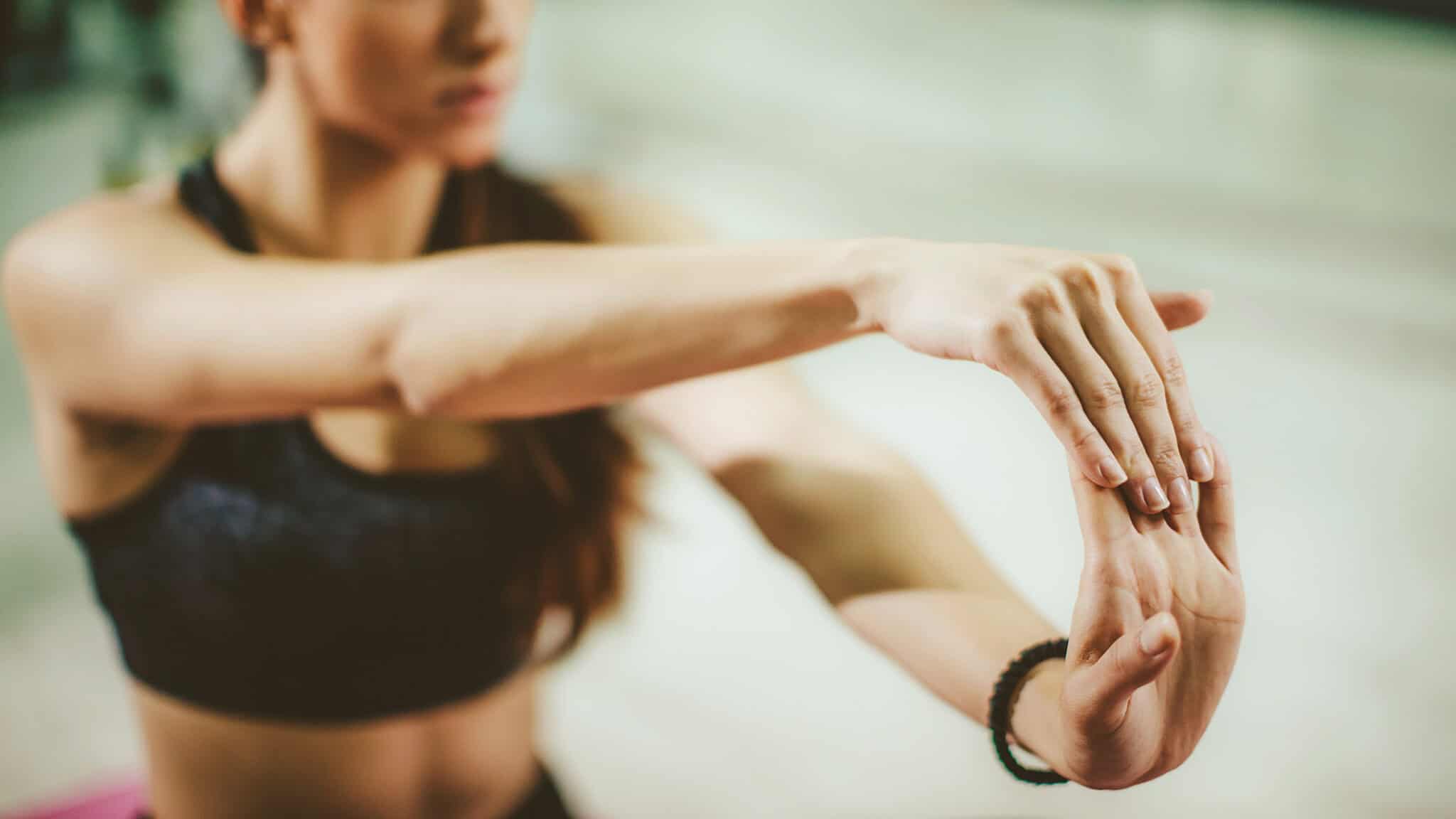 Tennis Injury Recovery: Expert Guide to Exercises & Rehab